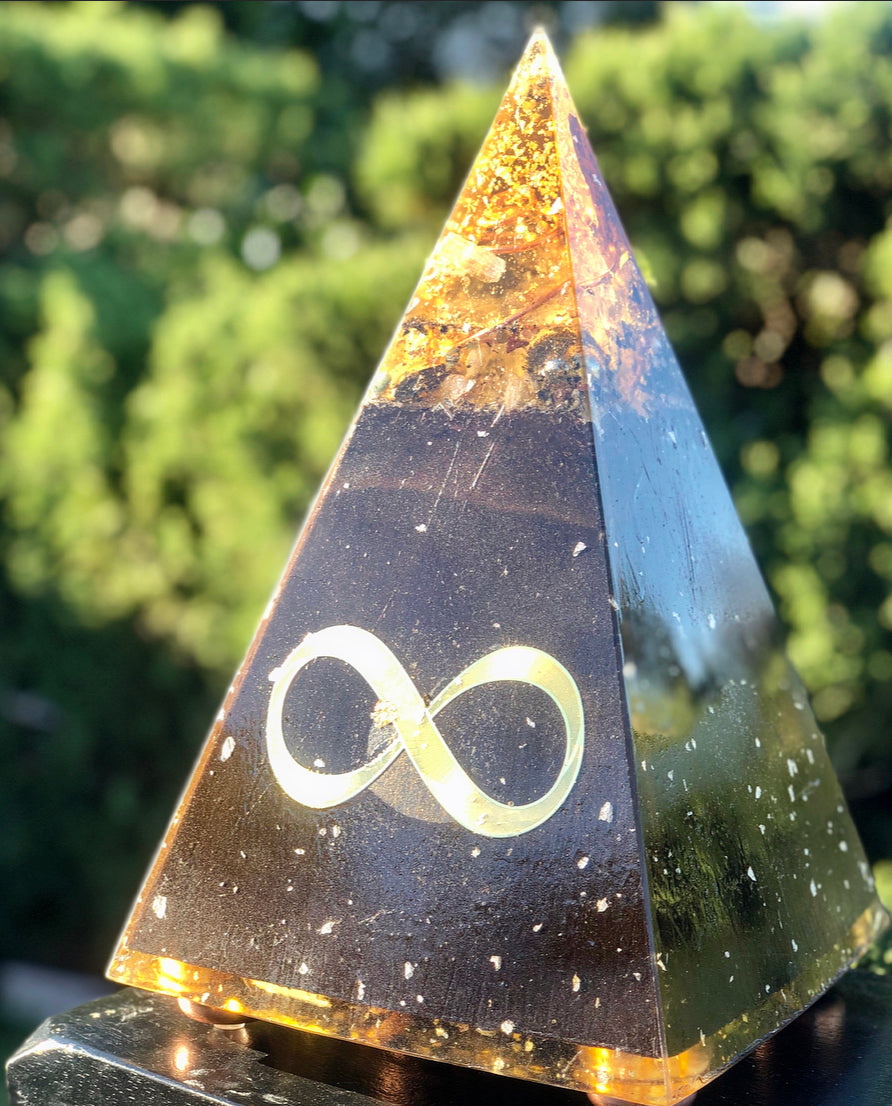 The “Russian” - Orgone Pyramid - 11 lbs, 12” height – The Orgonized Earth